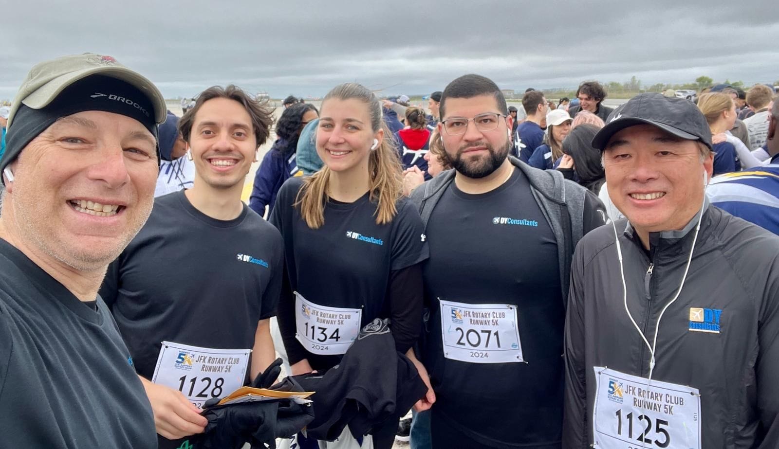 DY at the Rotary Club's 'Run the Runway 5k' - DY Consultants